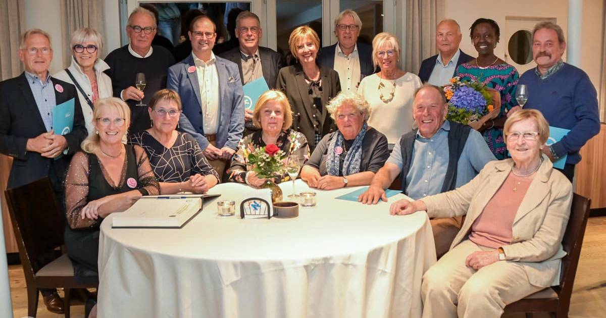 Bloemencomité viert 75ste verjaardag en houdt er meteen ook mee op: “We ...