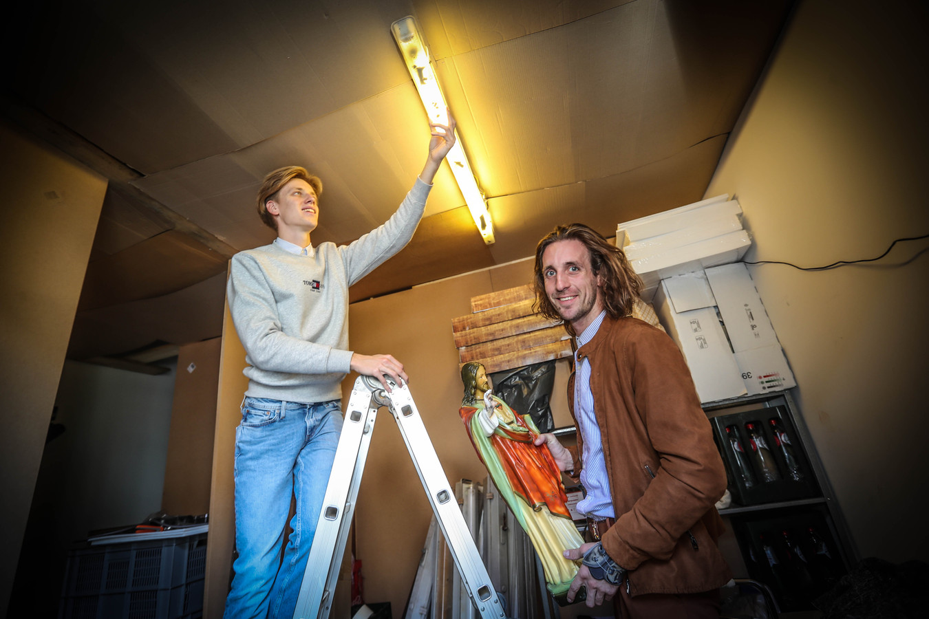 Berre en Sibert transformeren hun rijwoning en zomerbar in ‘next level ...