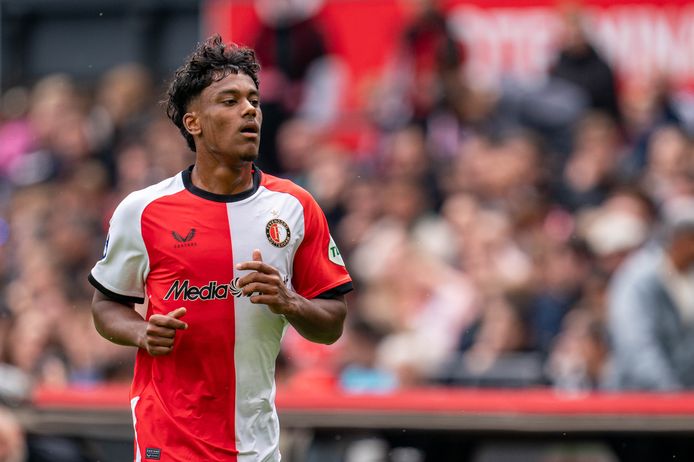 Jaden Slory treedt bij FC Dordrecht in de voetsporen van vader Andwelé ...