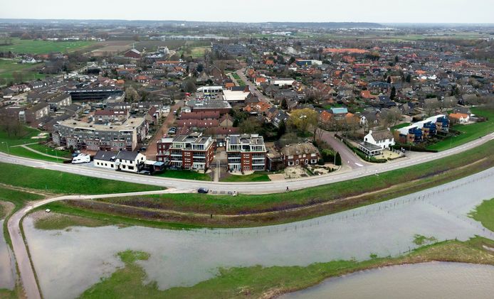 Klachten over de kerkklok van Ochten: die klinkt blikkerig door nieuwe ...