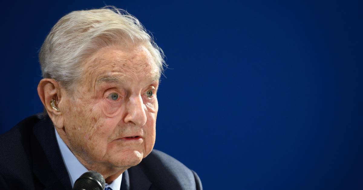 ‘Filantroop George Soros (92) draagt imperium over aan zoon Alexander ...