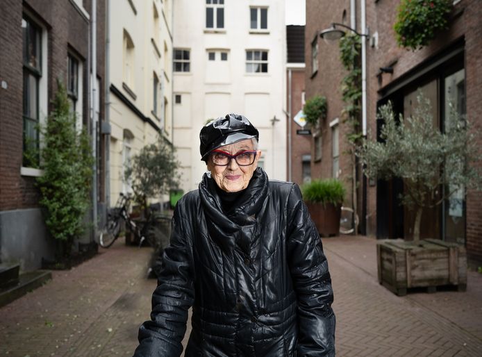 Omroepster in België, moeder van Theo Maassen en thuis in Arnhem: het ...