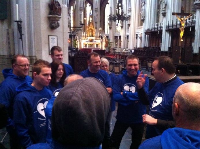 FC-supporters maken Sint-Jan schoon | 's-Hertogenbosch | bd.nl