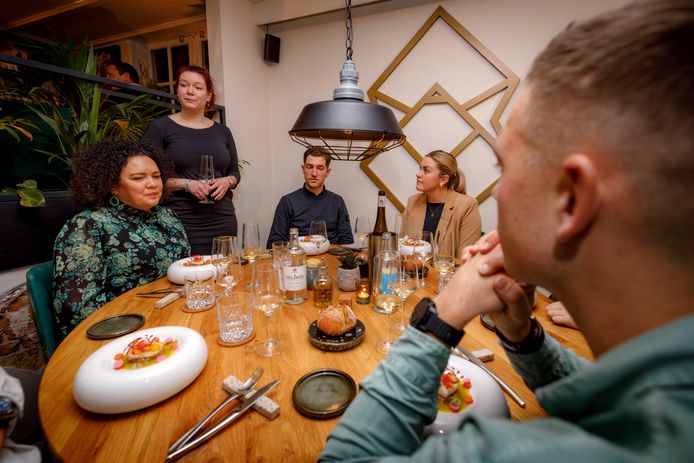 Chapeau voor de chef van PIT, wat een vakmanschap | Over de Tong | bd.nl
