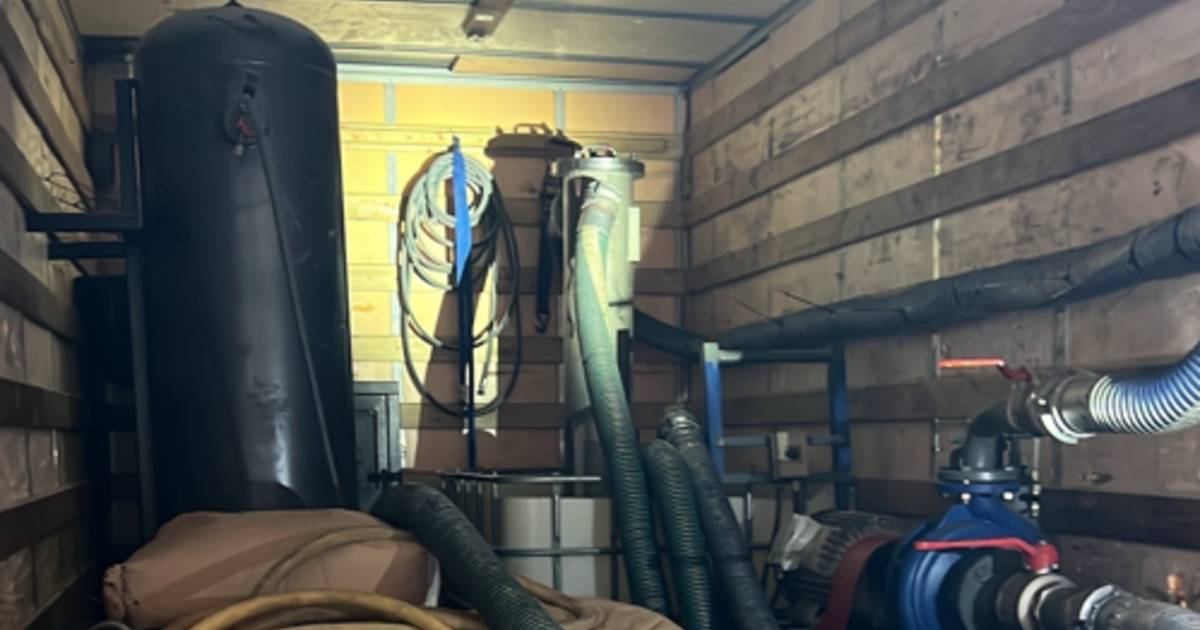 Speurders klissen bende die miljoenen euro’s aan accijnzen ontduikt via ...