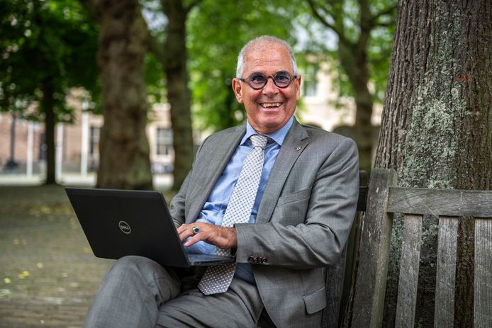 De nieuwsbrieven van gedeputeerde Nielen zijn om te smullen: ‘En het is ...