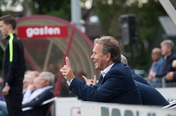 Gert Kruys twee jaar langer coach van DOVO | Utrecht | AD.nl Gert Kruys twee jaar langer coach van DOVO | Utrecht | AD.nl
