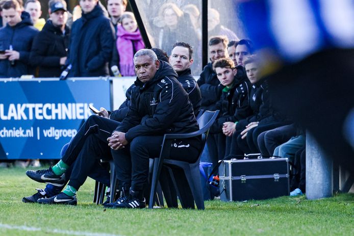 Na roerige winterstop blijft Oirschot Vooruit ook onder Timisela stoïcijns: ‘Mensen mogen zeggen ...