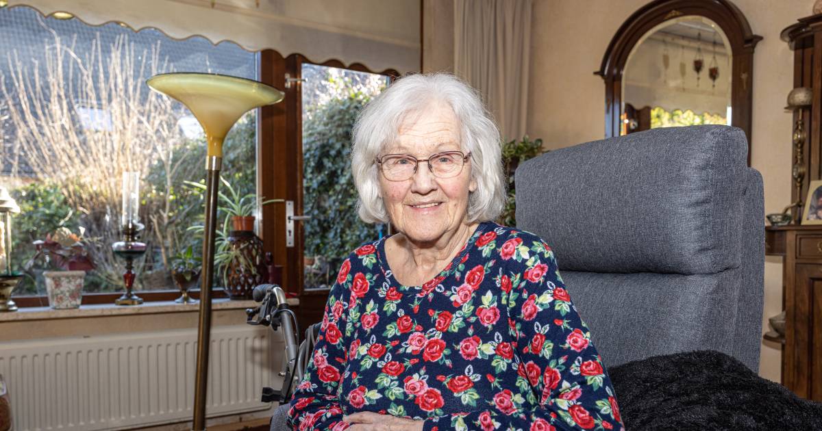 Jeanette (79) woont sinds kort samen met een 28-jarige man, en het is niet uit liefde ...