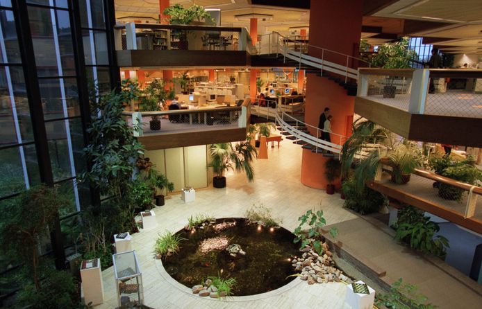 Leerlingen van het Corderius krijgen les in het kantoor van Royal ...