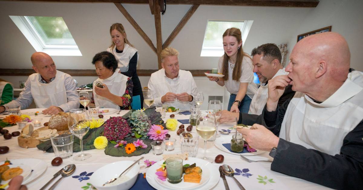 Tv-kok Pierre Wind geniet van gerechtjes met Oosterhoutse dennenappels ...