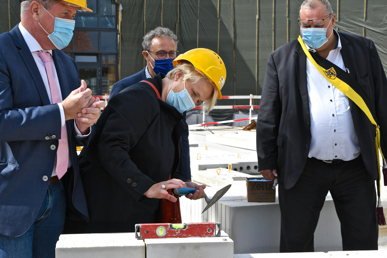 Motena legt eerste steen van de uitbreiding voor rusthuis Sint-Henricus ...