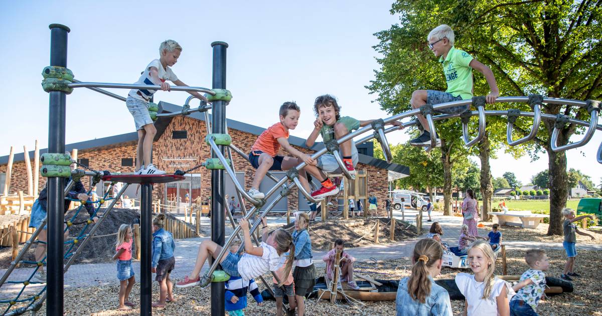 Fonkelnieuw schoolgebouw springt in het oog in Overwoud: ‘Mooi, schoon ...