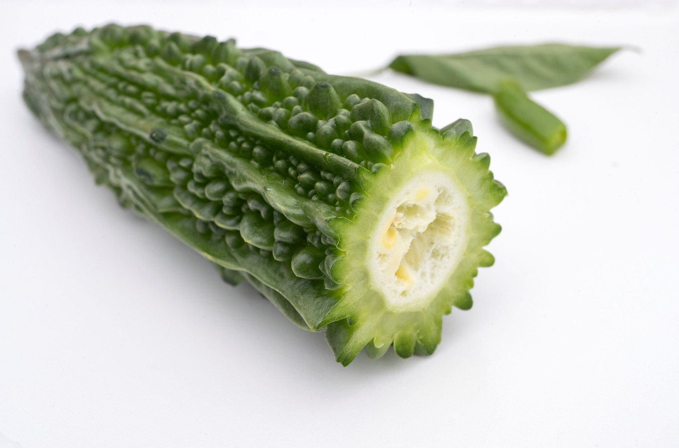 Surinaamse kousenband en Thaise basilicum groeien weelderig in ...