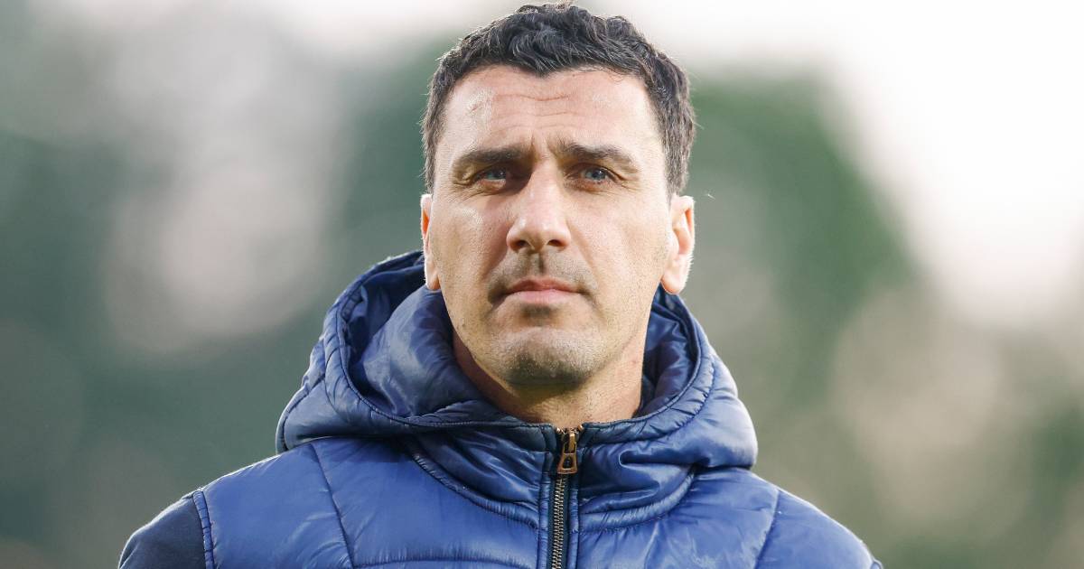 Maarten Martens begint bij AZ-fans met voorsprong aan trainerschap ...