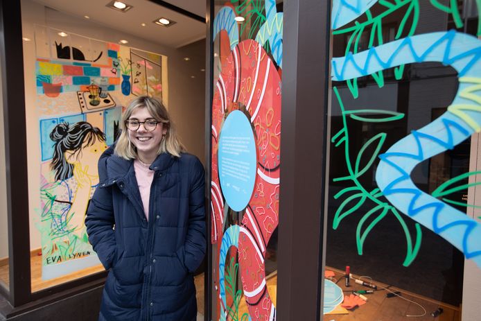 Illustratrice Eva (23) fleurt Truiense binnenstad op met kleurrijke ...