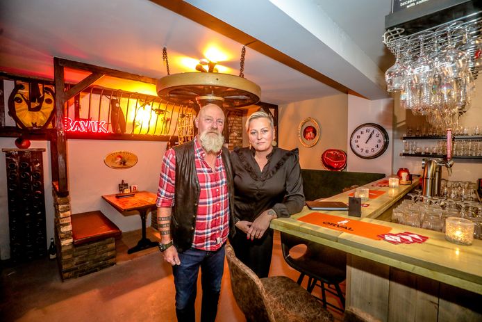 NET OPEN. Geniet van trappistenbier en kaas in luxe kelderbar Axegoeste ...