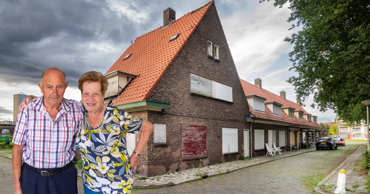Henny (80) en Hennie (76) verlaten hun dierbare volksbuurt Rijnwijk ...