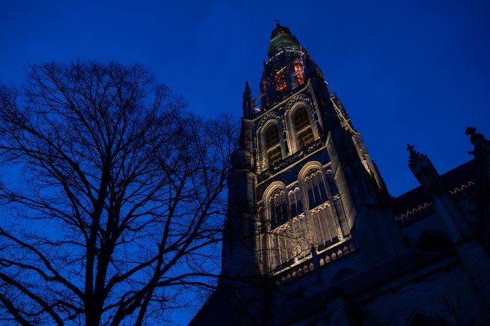 De klokken in Breda luiden iedere maandagavond voor vrede: ‘Troost en ...