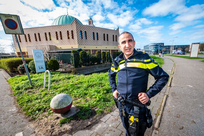 Agent Khalid gebruikt tijdens de ramadan zijn geloof op het werk ...