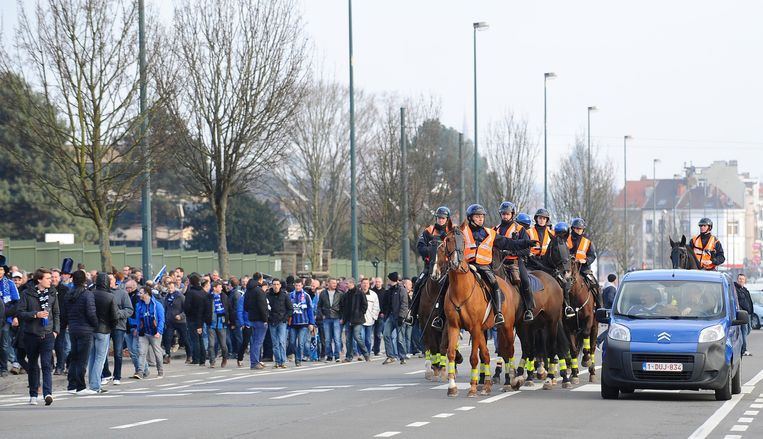 8 hooligans ADO Den Haag, samen met 20 RSCA-fans opgepakt in Brussel ...