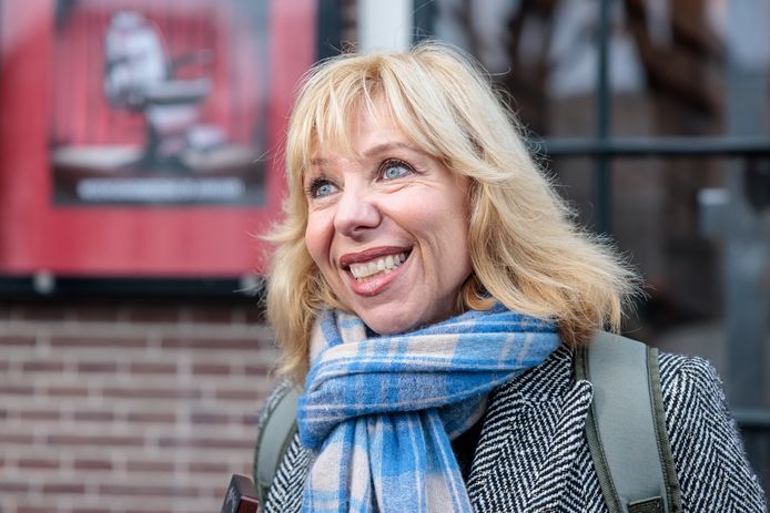 Claudia de Breij met liedjesshow theaters in | Show | AD.nl