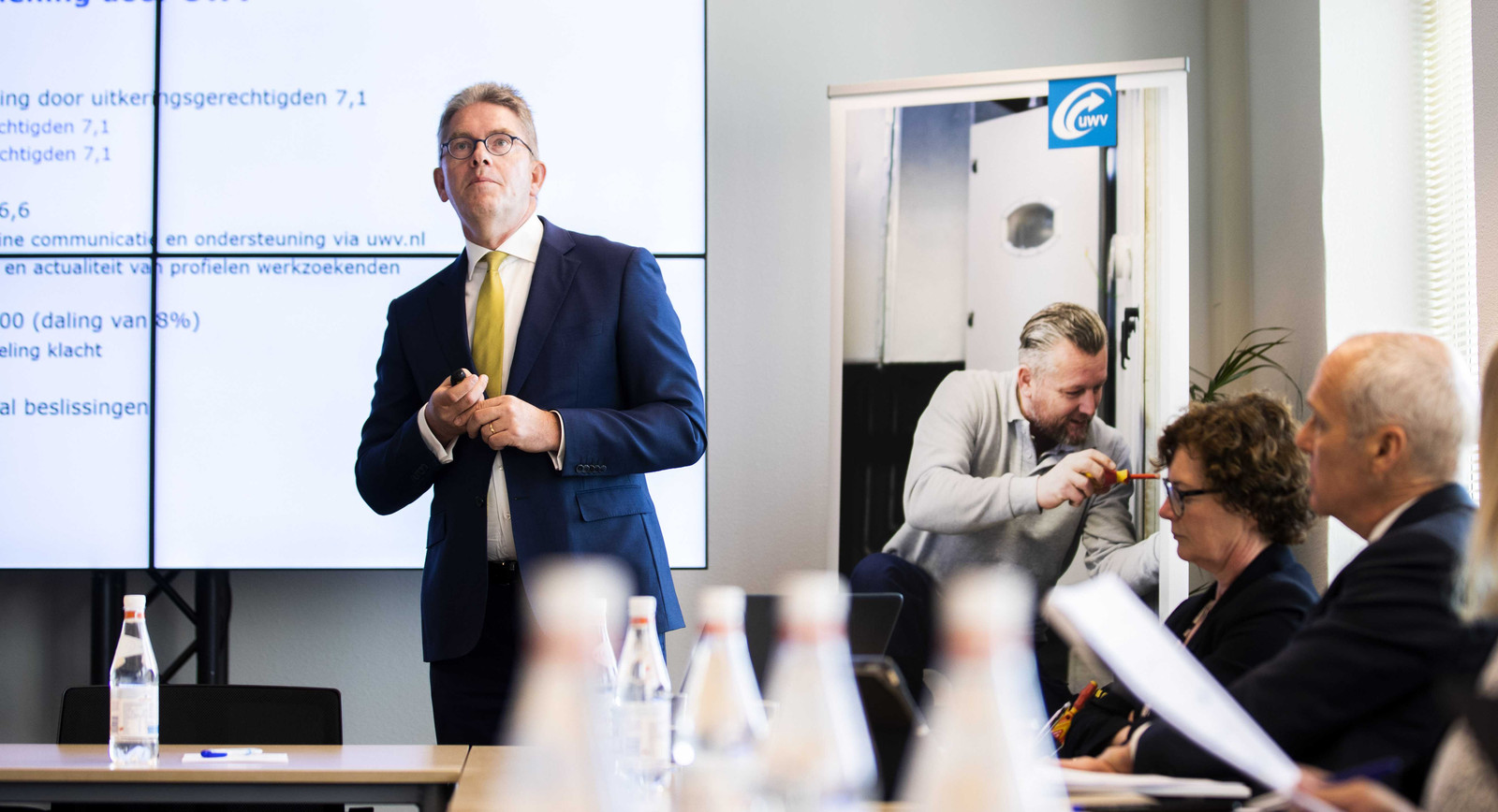 Artsen van UWV moeten taken delegeren om achterstand bij herkeuren in ... Artsen van UWV moeten taken delegeren om achterstand bij herkeuren in ...