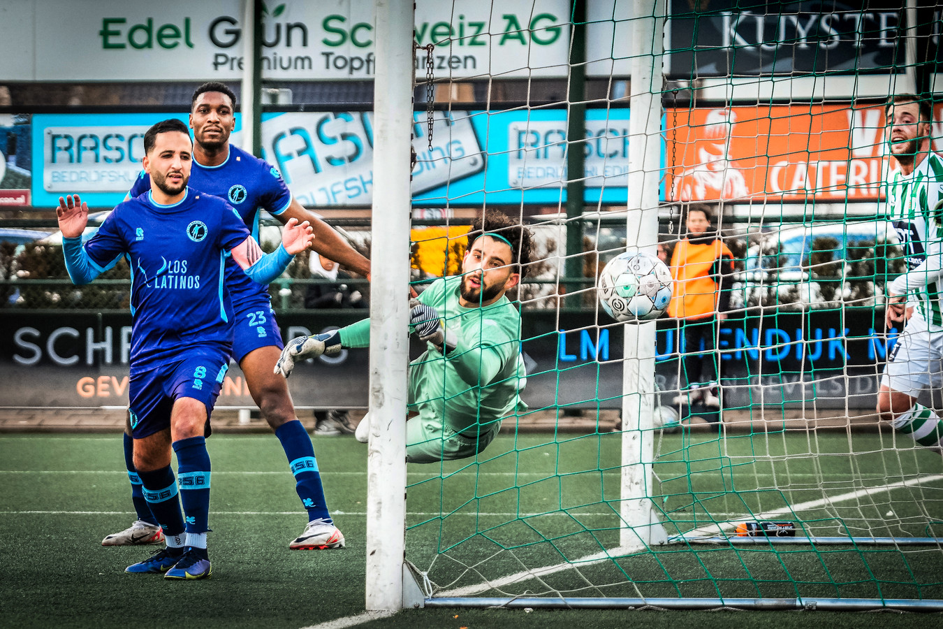 Wondergoal Rekondie, tumult op Bakestein en broers krijgen rood; lees ...