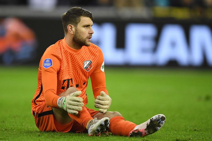 Maarten Paes probeert toneelspel uit te leggen, totdat hij zelf de ...