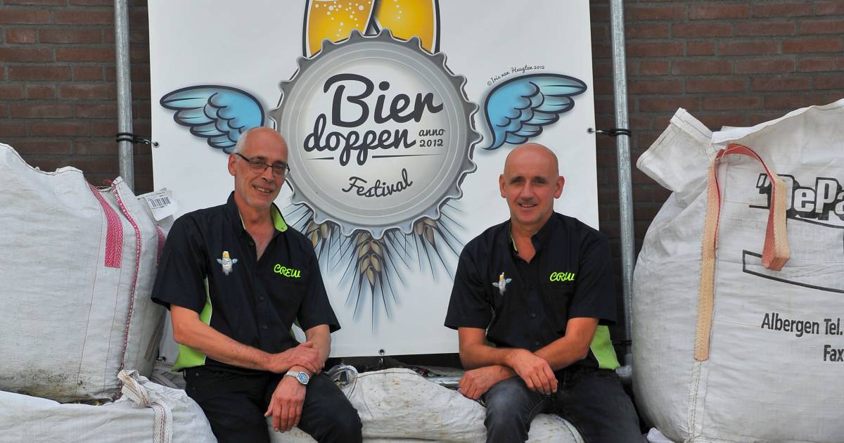 Broers Wijlaars uit Someren krijgen kippenvel van bierdopjes | Someren ...