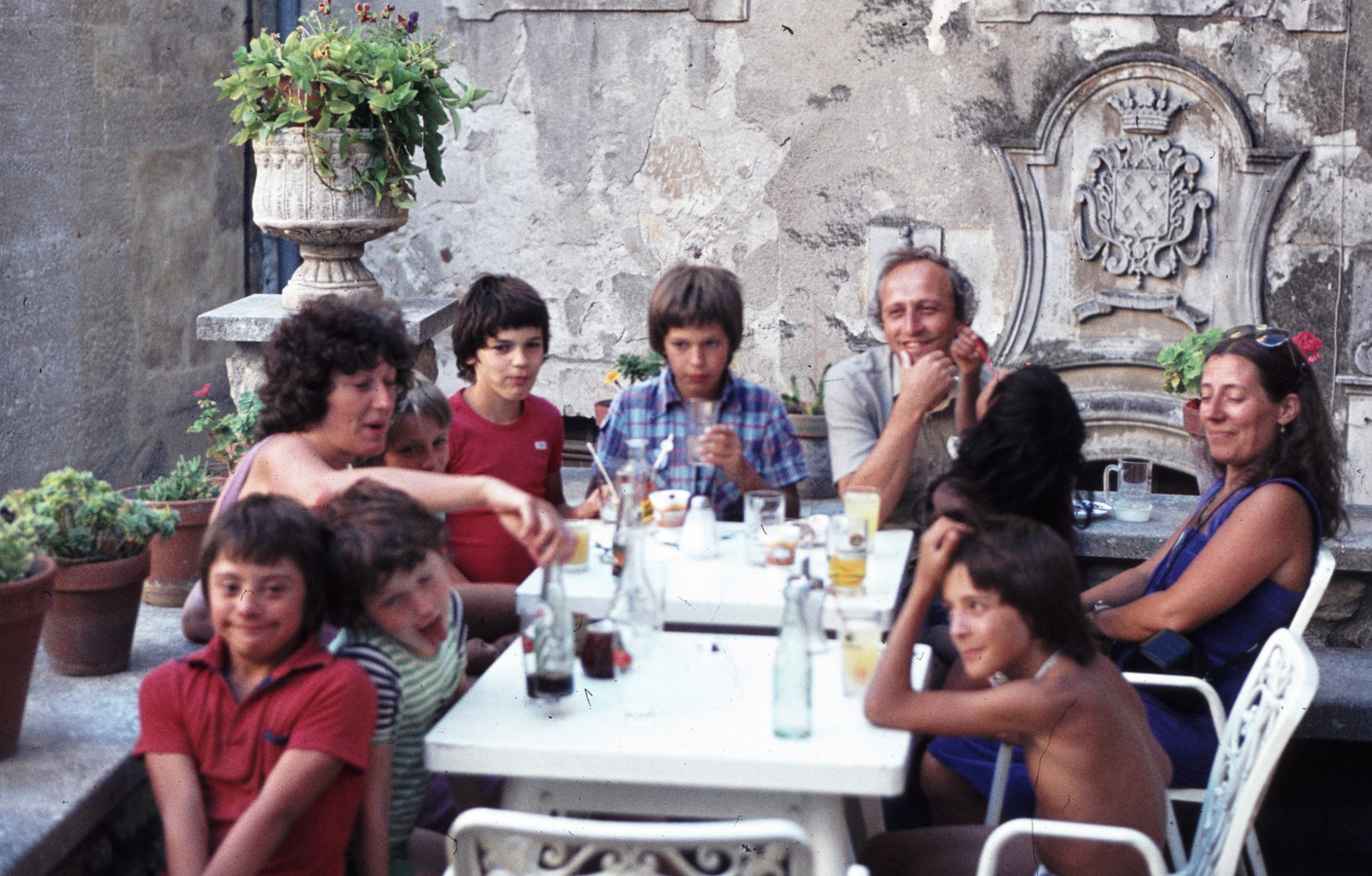 LEVENSVERHAAL. “Tegen premier Martens mocht hij ‘oom Wilfried’ zeggen ...