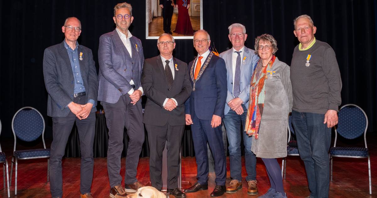 Zes lintjes in Heerde | Oud-politicus mag zich nu ridder noemen ...