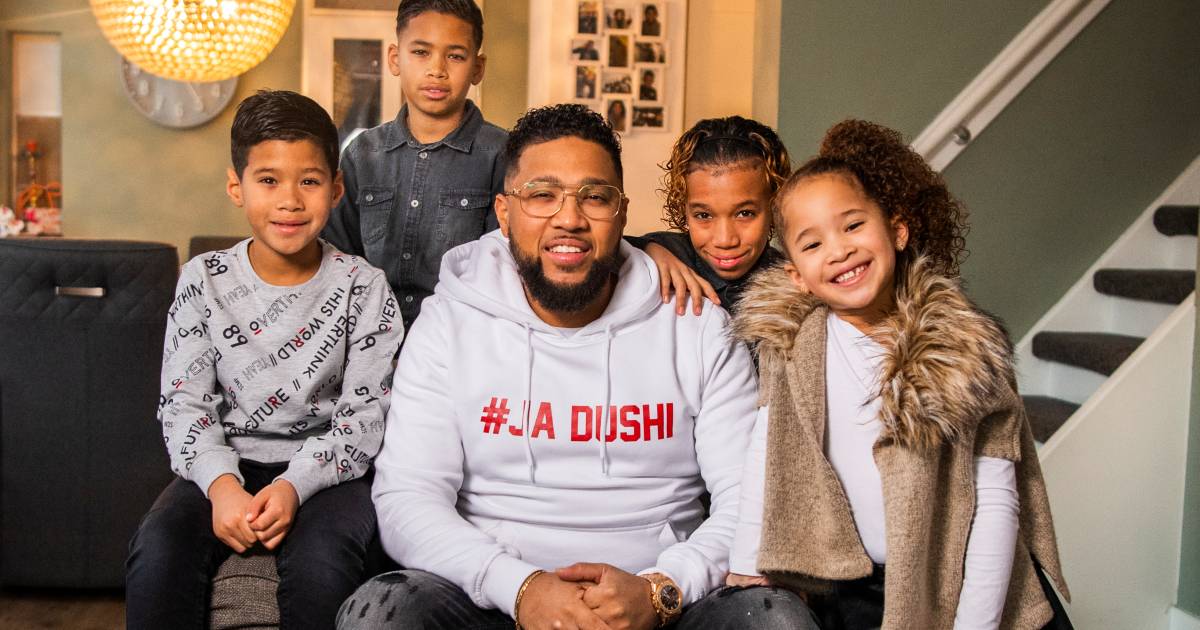 Papa Jay viert Pasen met zijn nieuwe liefde Saffiera | Rotterdam | AD.nl