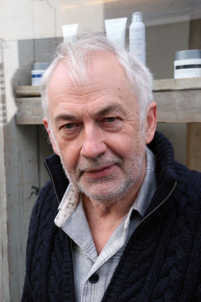 Vijftien gevelbanken zullen Herentalsenaren dichter bij elkaar brengen ...