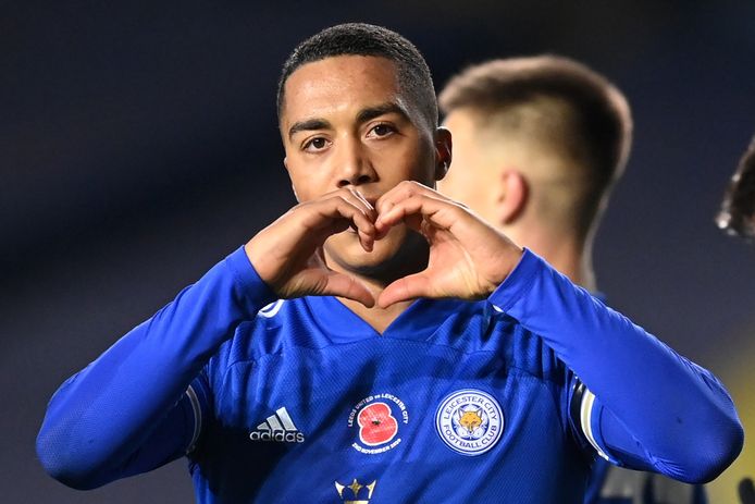 Tielemans scoort voor het eerst twee keer in één match in Engeland ...