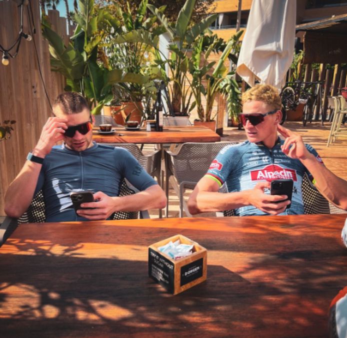 “Leren een paar tandjes lichter te rijden”: Evenepoel zit weer op de ...