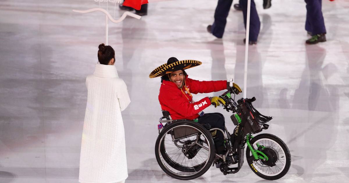 Paralympische Spelen geopend, Mentel draagt vlag stadion in ...
