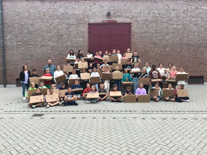 Gemeente schenkt leerlingen van vijfde leerjaar gratis laptop | Ravels ...