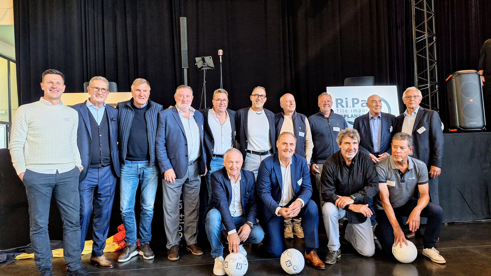 Nostalgie troef: 14 ex-Rode Duivels houden reünie in Wellington Renbaan ...