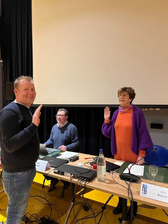 Thomas Guillemyn legt eed af als schepen voor 10 weken, Open Vld verwelkomt Wim Mestdagh ...