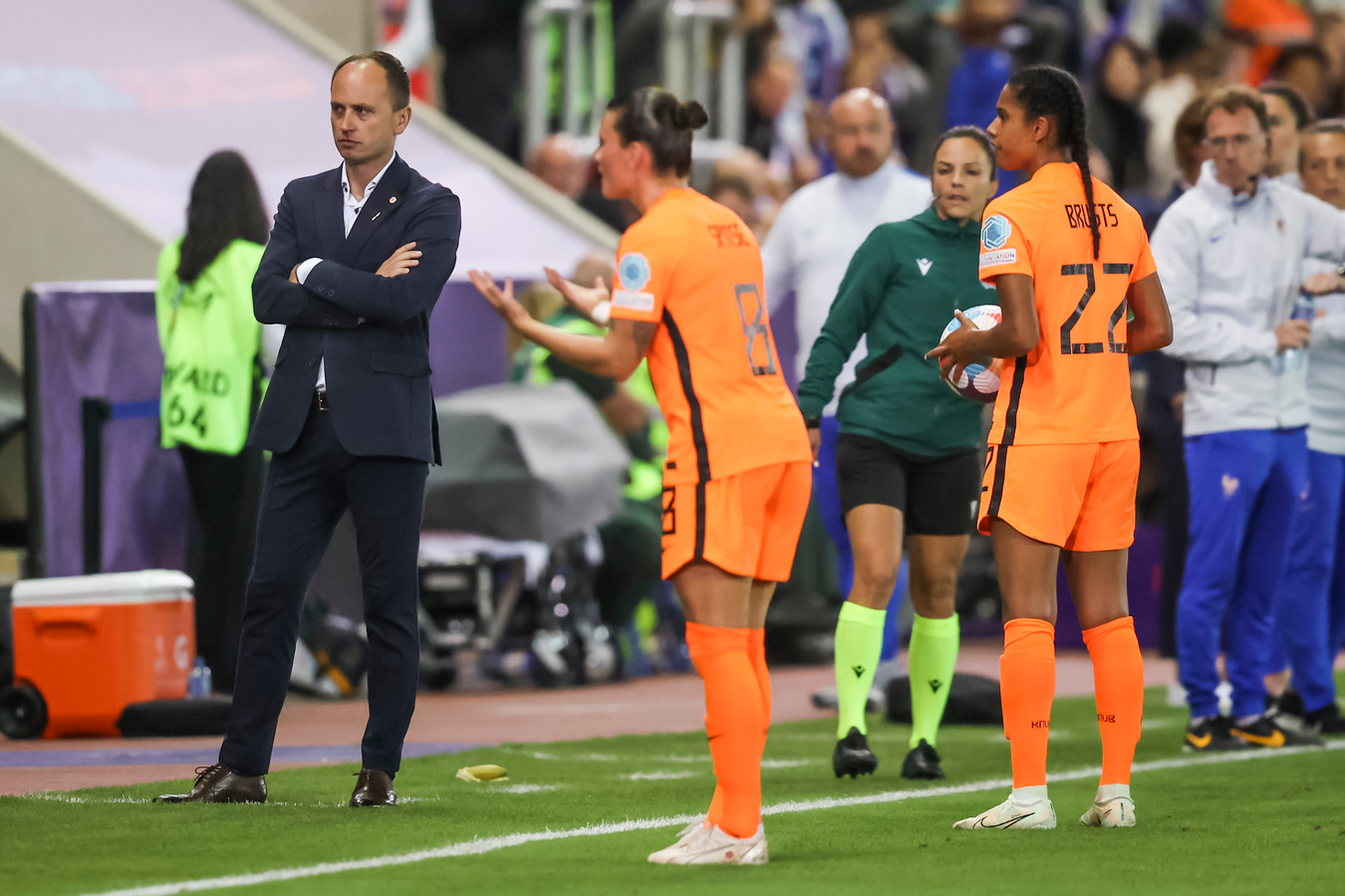 Na mislukt project-Mark Parsons bij Oranje Leeuwinnen wil KNVB op zoek ...