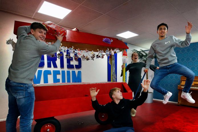 Aan strooigoed geen gebrek tijdens landelijke intocht: Fortes Lyceum ...