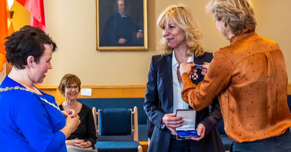 Verraste Claudia de Breij naar stadhuis gelokt voor lintje: 'Ik dacht ...