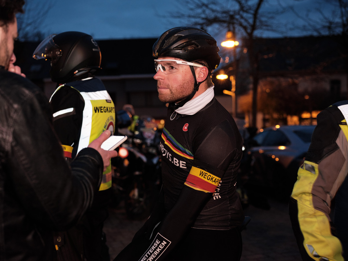 Wielervrienden houden fietsrit als eerbetoon aan Steven (45) en Joris ...