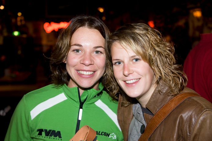 Ireen Wüst schiet vol na gouden race: ‘Op deze momenten mis ik Paulien ...