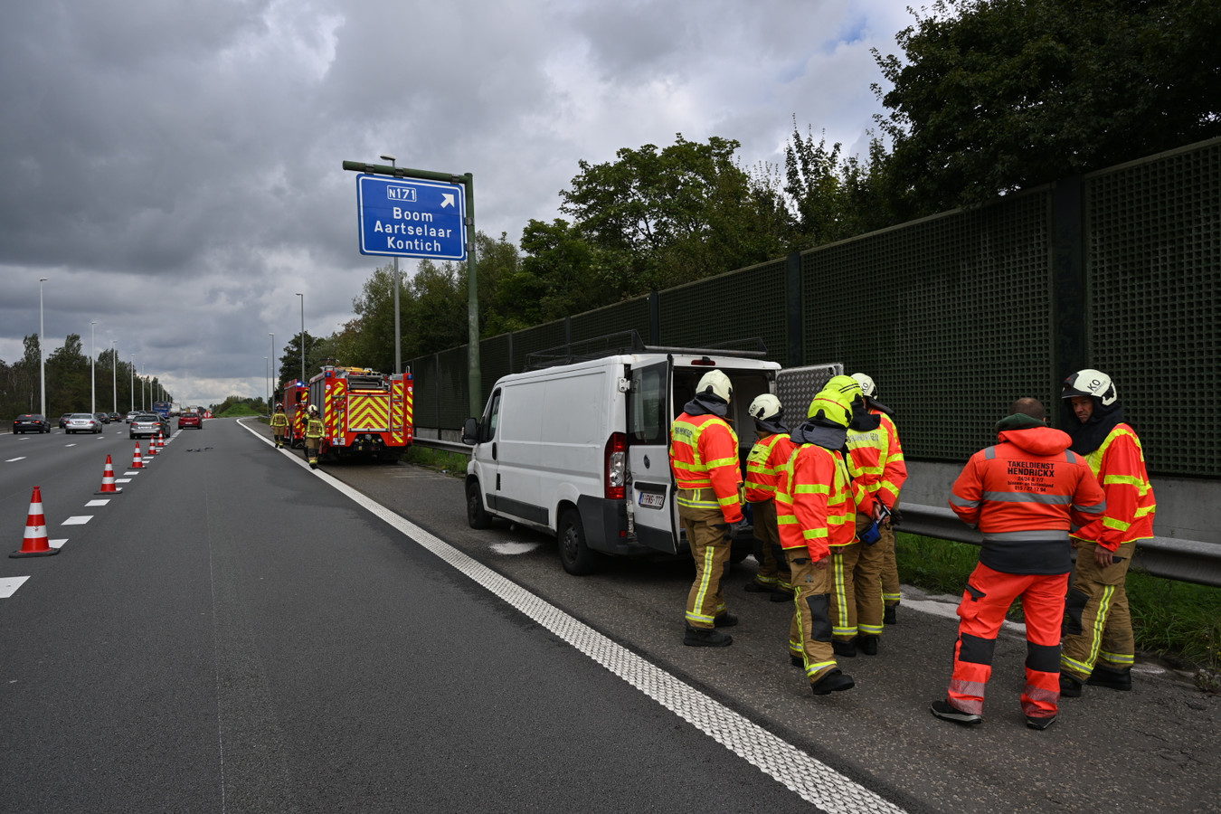 Melding van brandend voertuig leidt brandweer tot mysterieuze ...