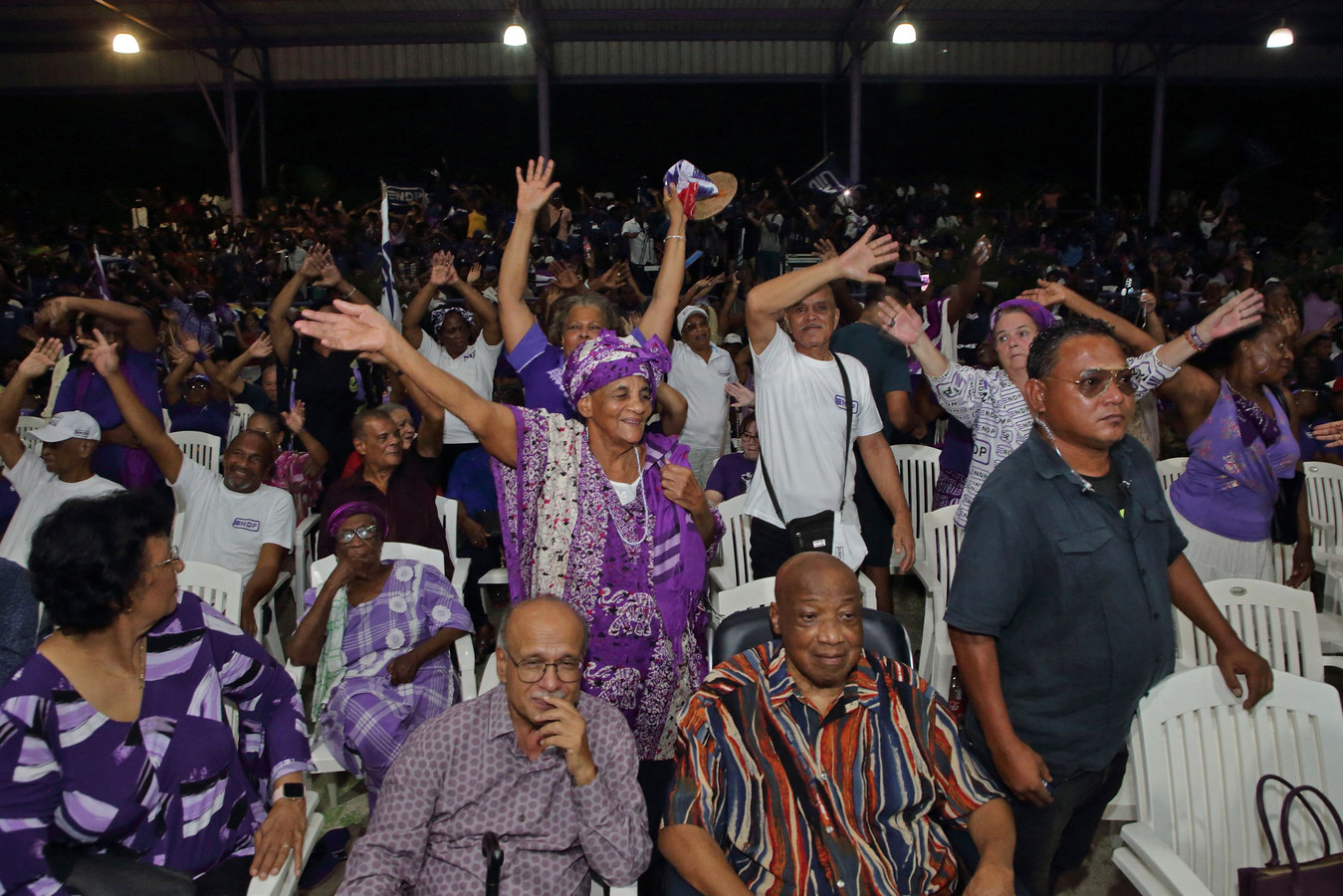 Wordt Bouterse eindelijk in de boeien geslagen voor de Decembermoorden ...