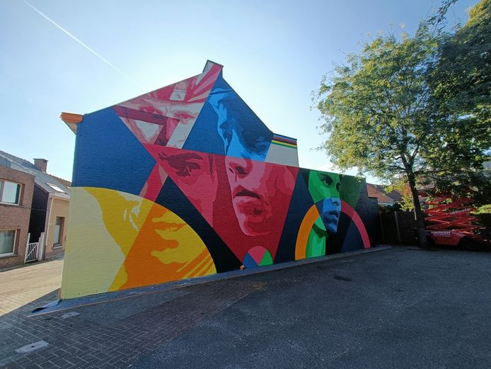 Herken jij ze allemaal? Nieuwe muurschildering eert vier ...