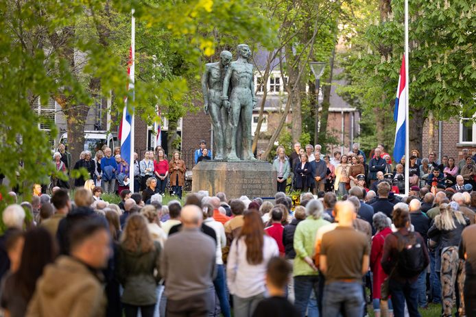 ‘Leef als een witte vlag’, zei opa. Dit is de toespraak tijdens de ...