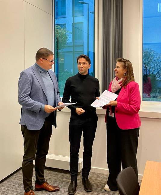 Méér dan 2.000 handtekeningen om vervroeging ‘Dampoort-Express’ terug ...